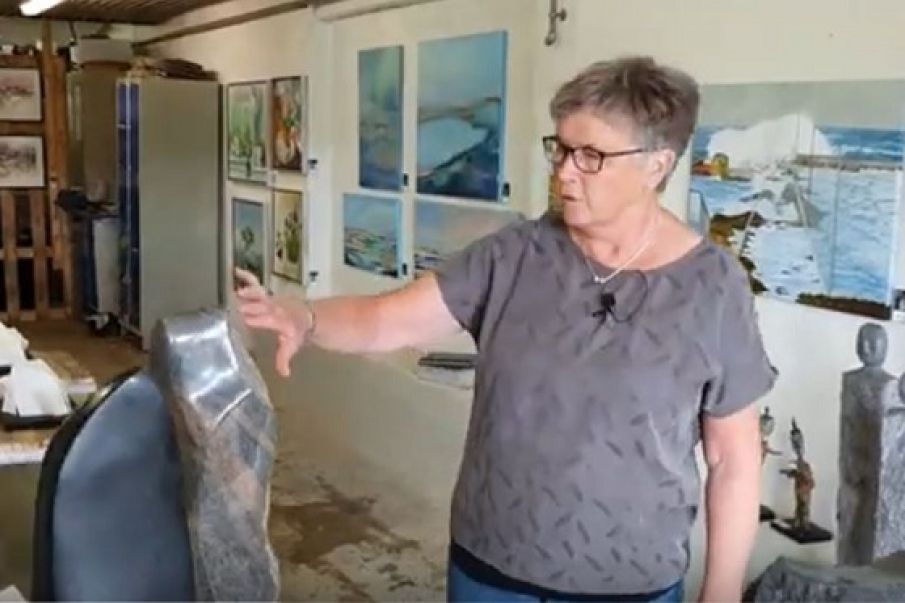 Indslag med stenkunstner Berit Mathisen fra Esbjerg
